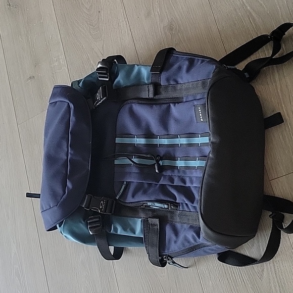 Oakley | Bags | Oakley Utility Organizing Backpack Dark Blue Reflective ...